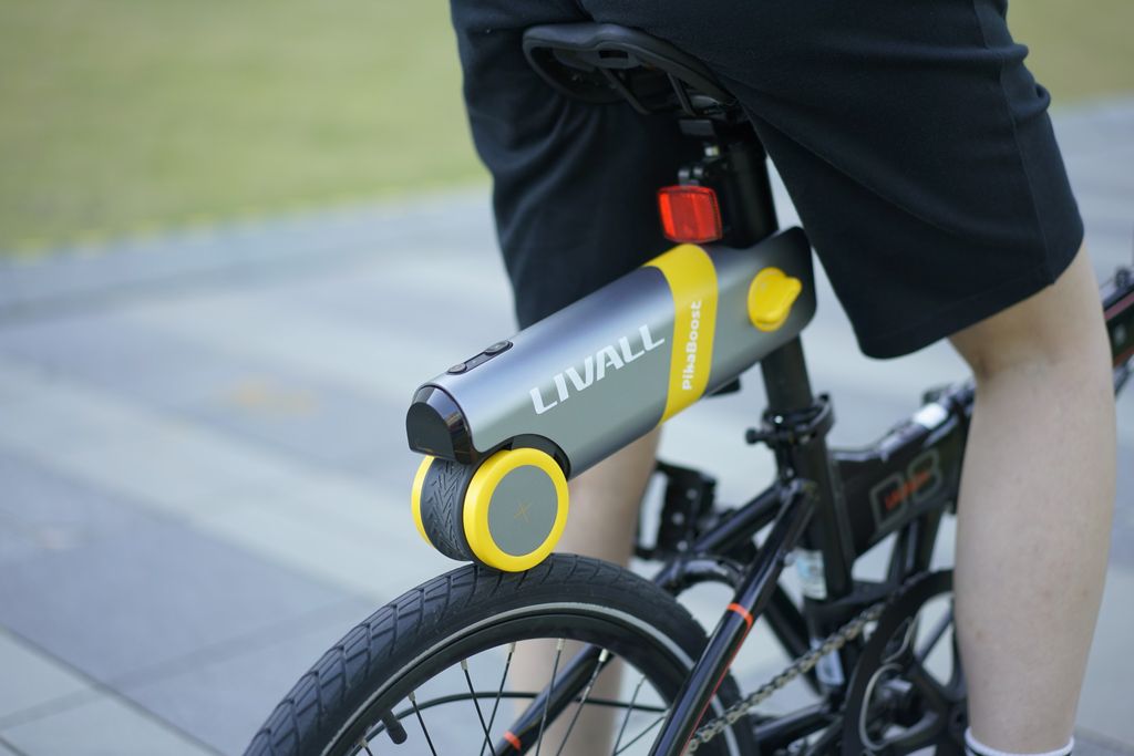 Livall Pikaboost e-bike conversion kit is self-charging, takes 30 ...