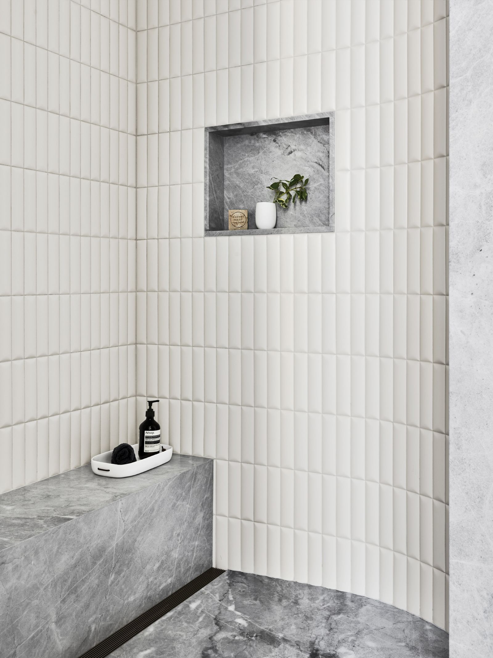 9 bold bathroom niche ideas that designers are embracing | Livingetc