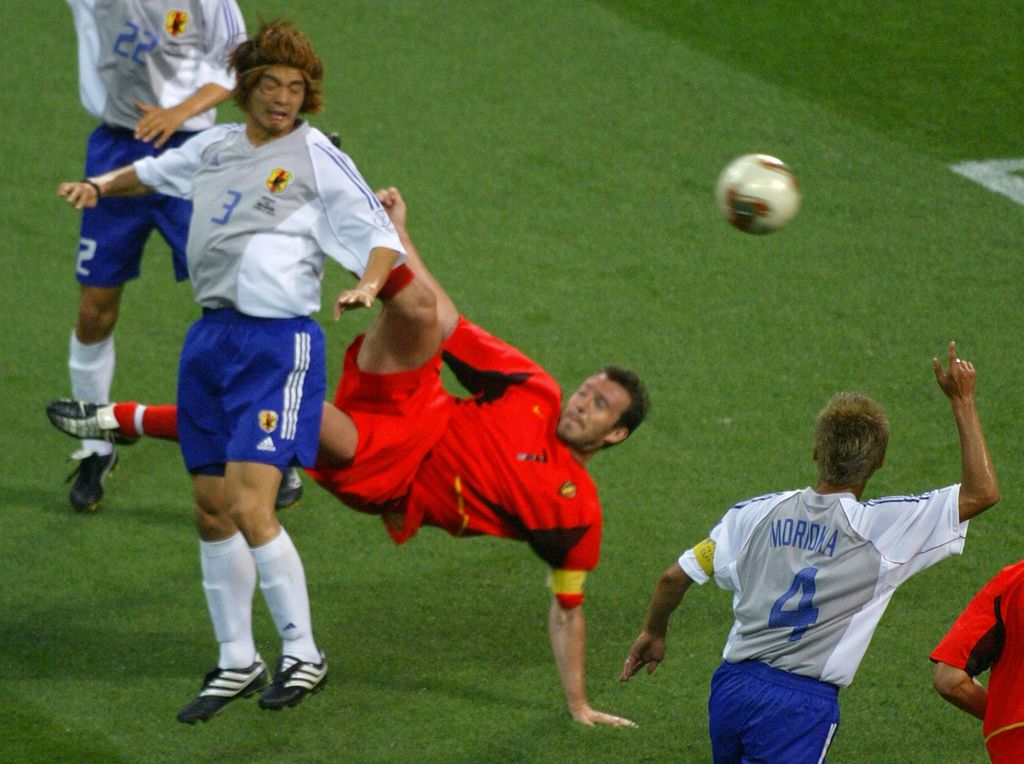 Players who scored memorable overhead kicks | FourFourTwo