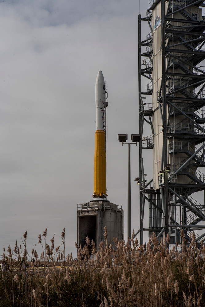 Launch Photos: Minotaur 1 Rocket Lights Up Night Sky: Page 3 | Space