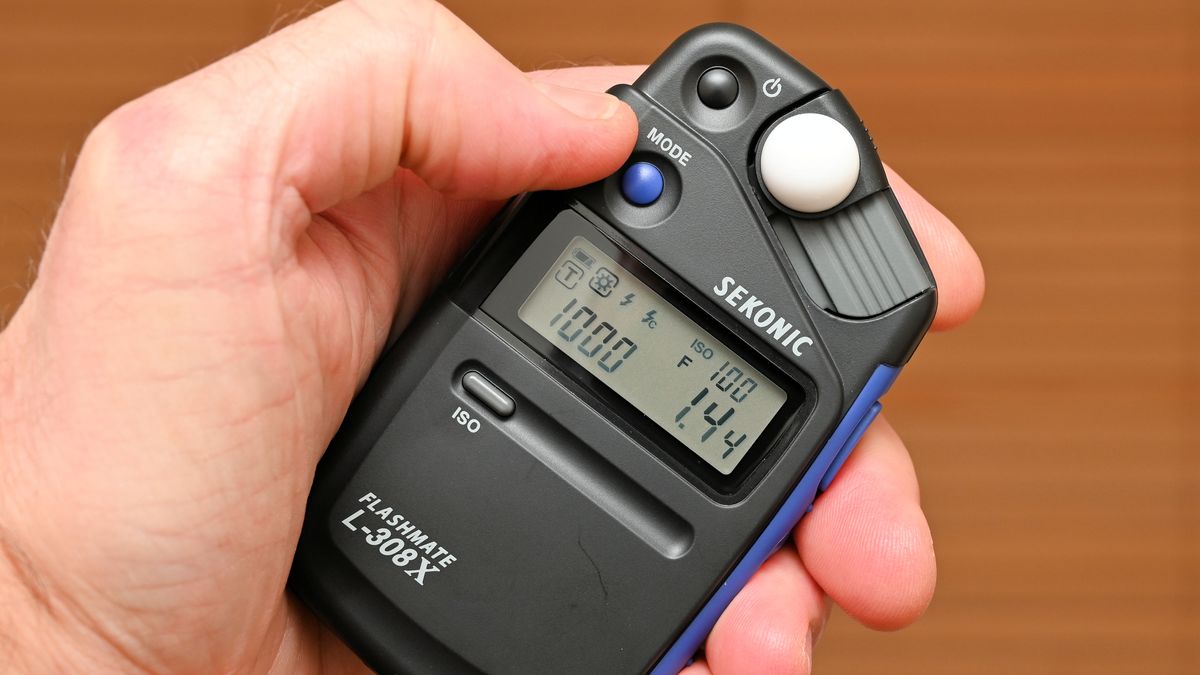 Sekonic Flashmate L-308X / L-308X-U review: the only light meter you’ll ...