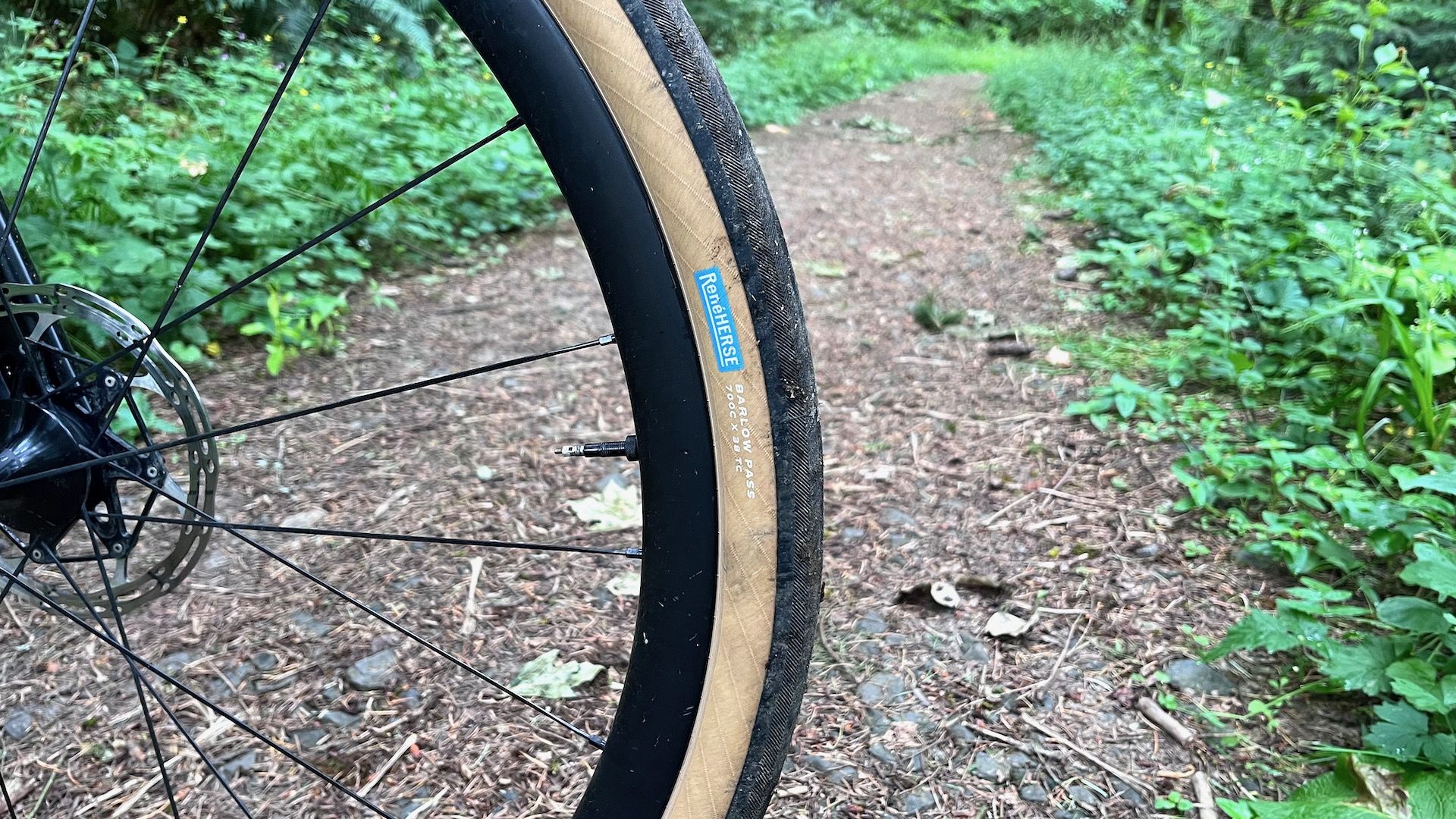 Rene Herse Barlow Pass tires reviewed: a true All-Road tire with ...