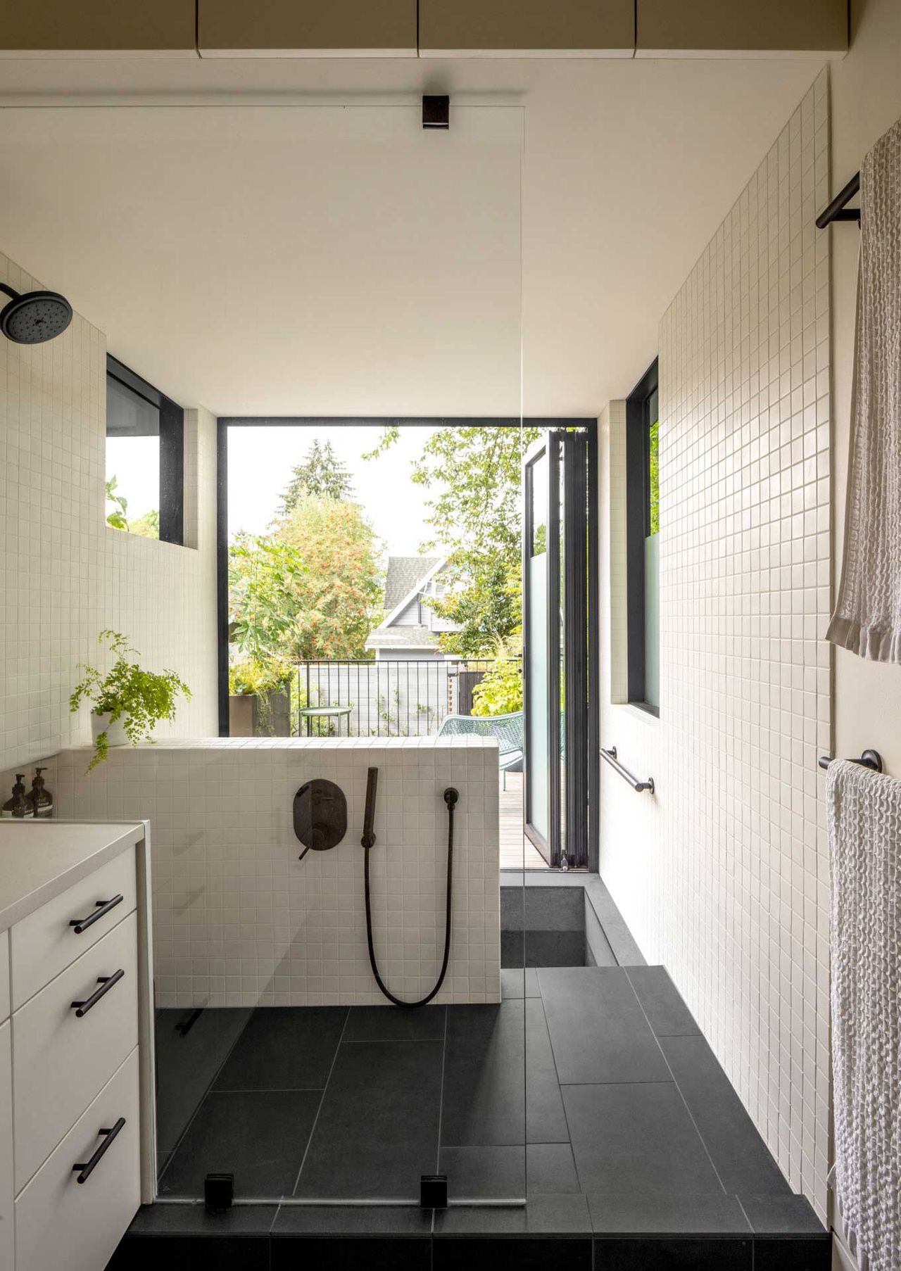 10 built-in bathtubs for a more stylish, minimalist bathroom | Livingetc