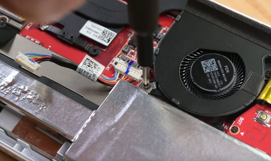 Asus ROG Ally Teardown Shows Big Repair Advantage Over Steam Deck | Tom ...