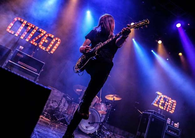 Secrets of Shred: How to Add Sweep Picking to Pentatonic Scales ...