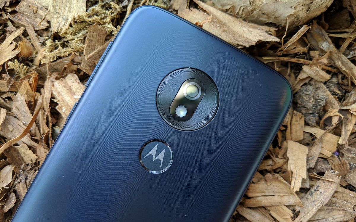 Moto G7 Hands-on Review: The Best Phone Under $300 Gets Better | Tom's ...