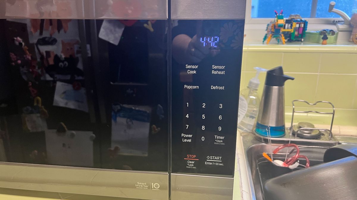 LG LMC2075ST 2.0 cu. ft. NeoChef Countertop Microwave review | Top Ten ...