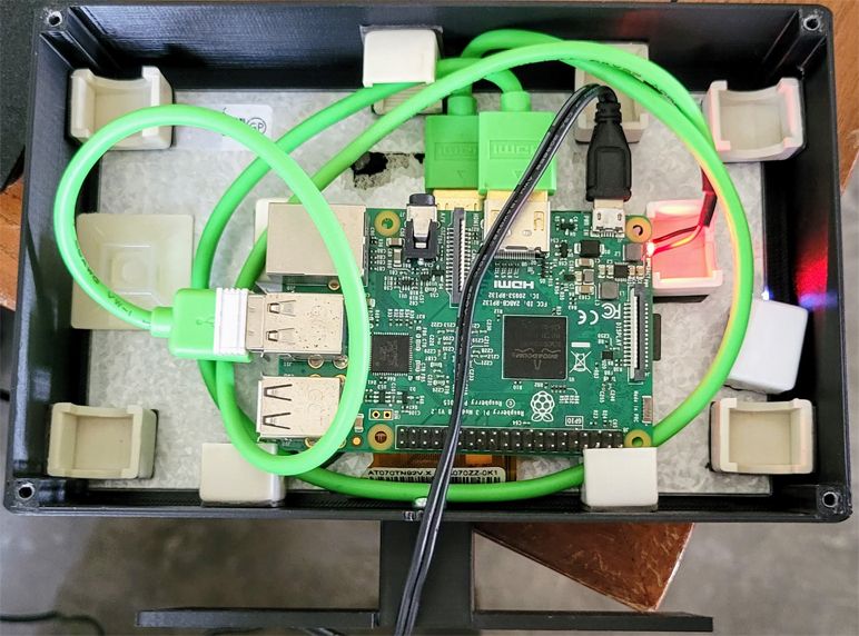 Raspberry Pi Tracks Airport Arrivals and Departures | Tom's Hardware
