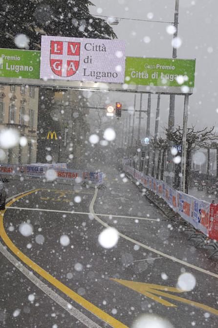 Snow hits races across Europe | Cyclingnews