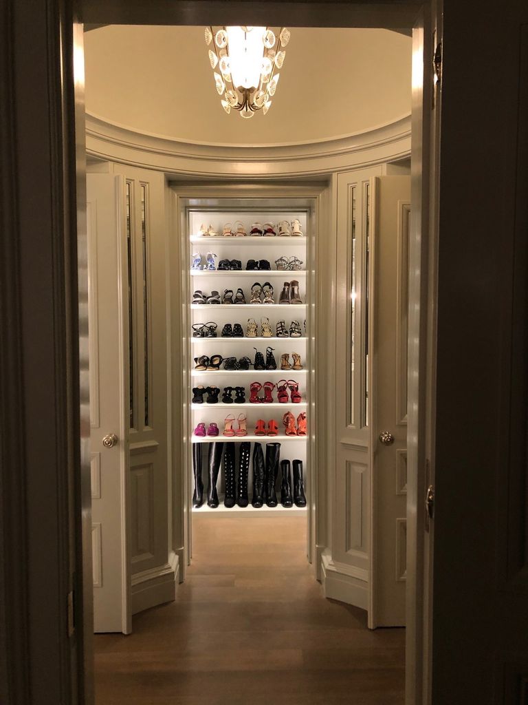 This is the secret to maintaining a color organized closet | Livingetc