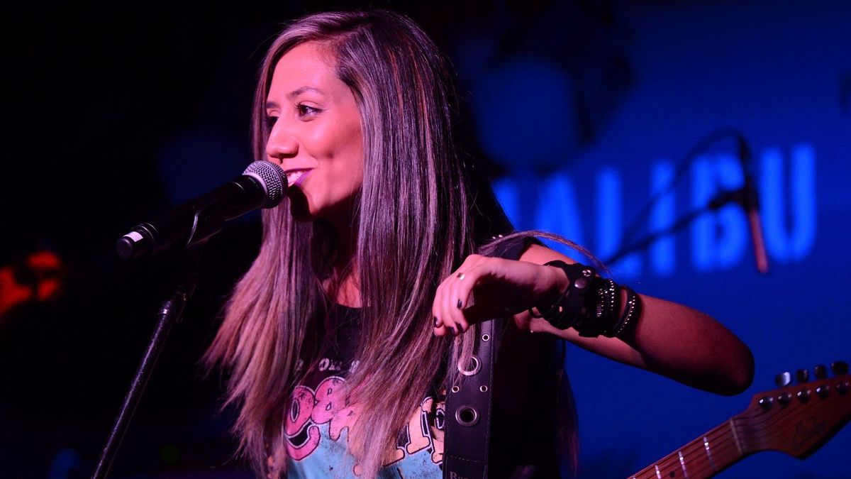 Guitar Virtuoso Lari Basilio Talks Technique, Passion, and Guest-Star ...