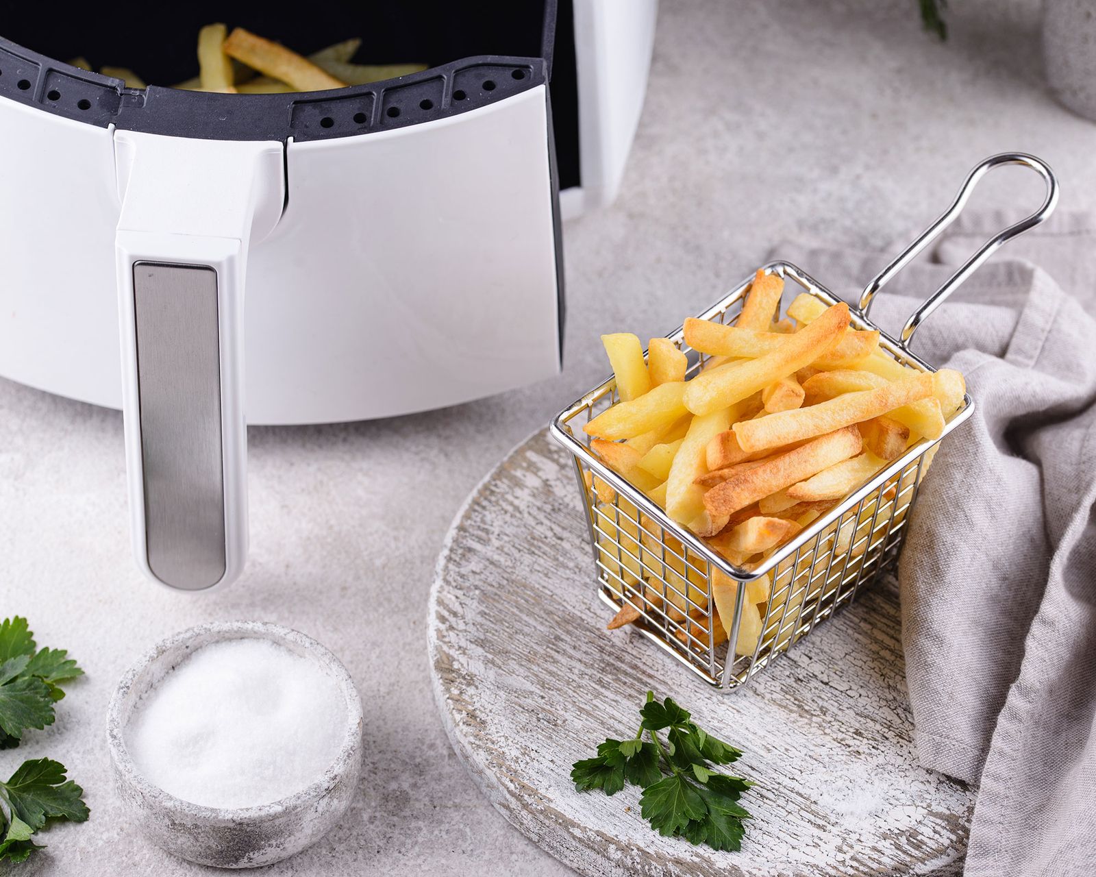 Air Fryer Vs Deep Fat Fryer Fried And Tested By Experts Homes And Gardens