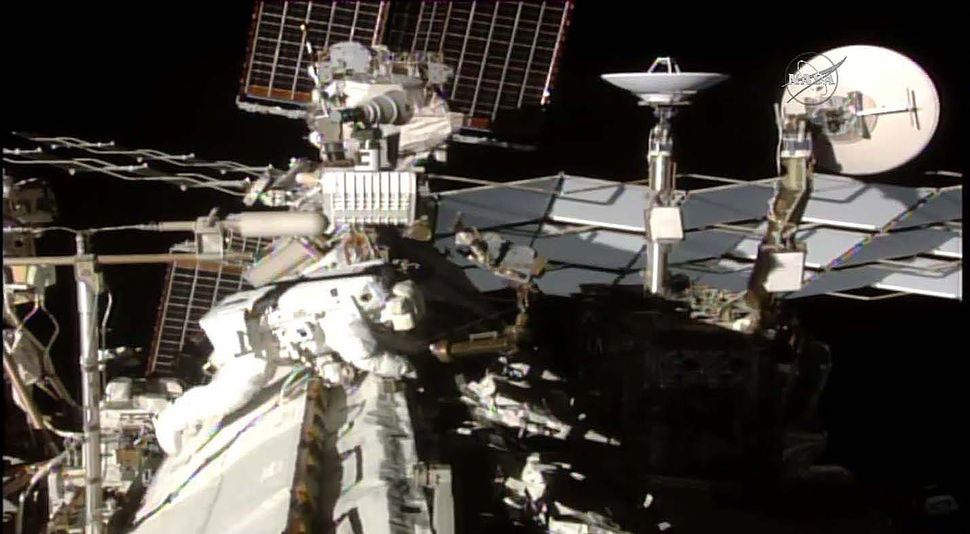 Spacewalk Photos: Astronauts Prep Space Station for Future Commercial ...