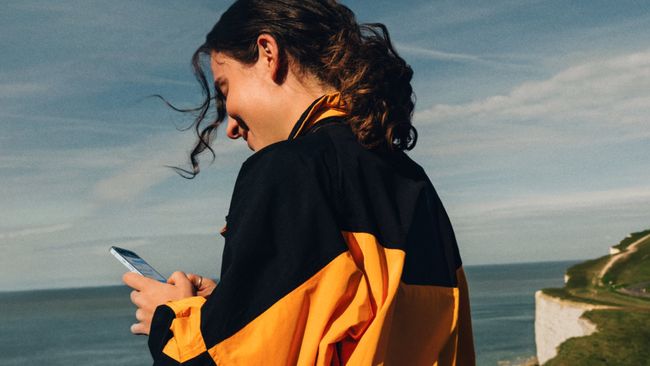 iOS 18 lets you send messages via satellite — here's how it works | Tom ...