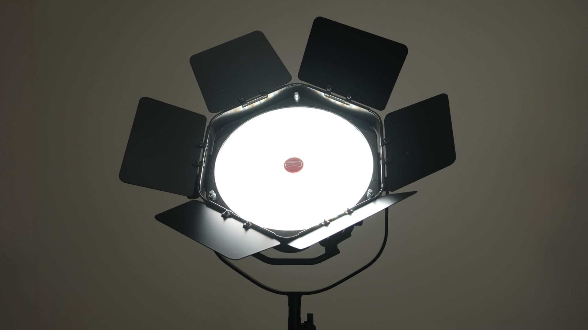 Put down your strobes – the Rotolight Anova Pro 3 wants to be your new powerful lighting ...