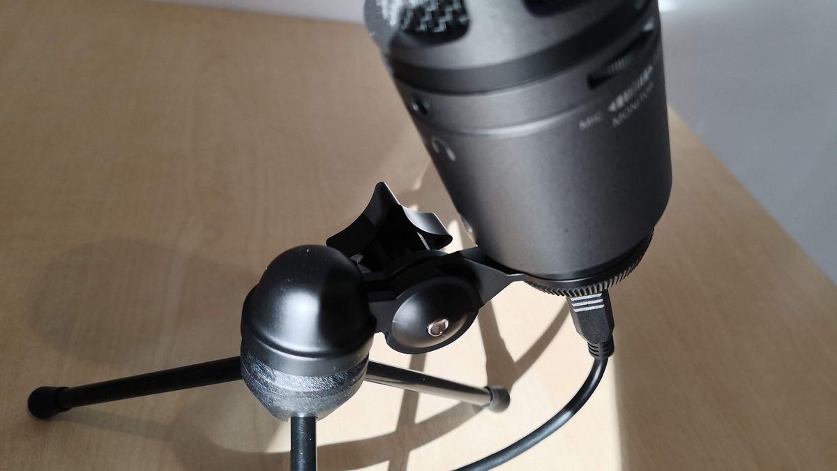 Audio-Technica AT2020USB+ Microphone review | Top Ten Reviews