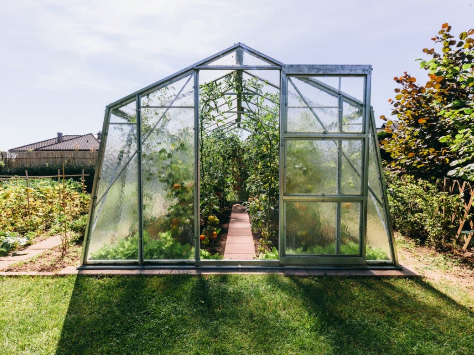 Geothermal Greenhouses: Using The Earth To Heat Greenhouses | Gardening ...