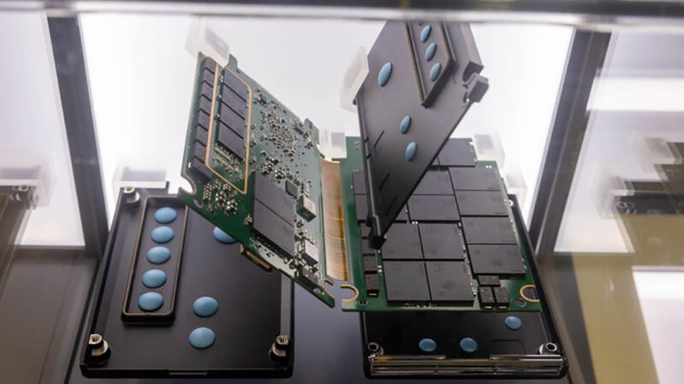 Samsung shows insides of its 128TB SSD in all its glory but with a ...