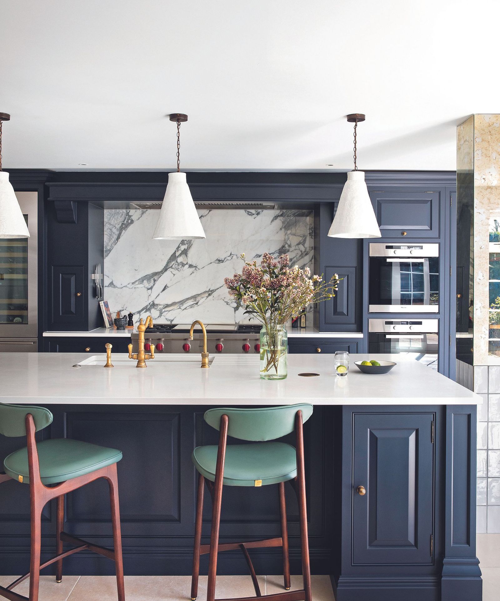 Should kitchen lights be warm or cool? Lighting experts advise | Homes ...