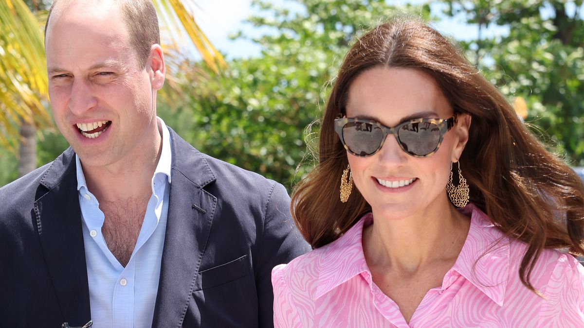 Kate Middleton's candy pink clutch bag is so Barbie | Woman & Home