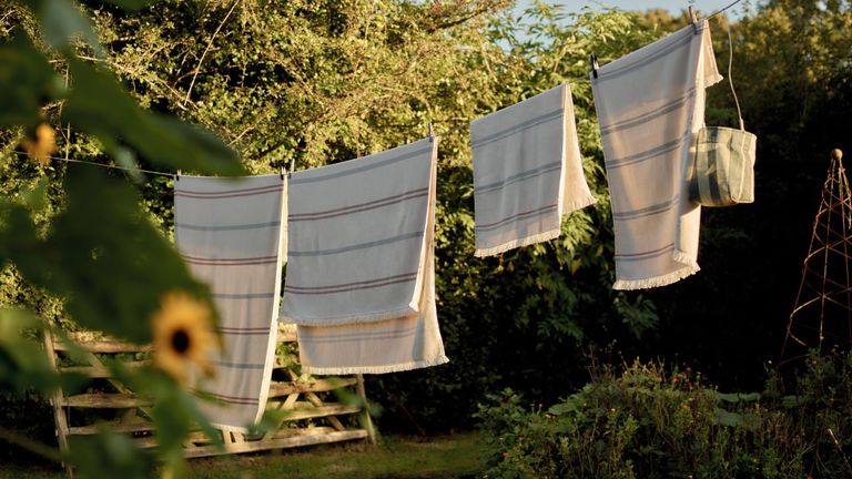Reasons you should not dry laundry outside | Homes and Gardens Reasons you should not dry laundry outside | Homes and Gardens