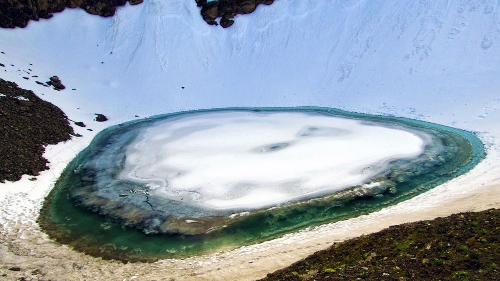 Hundreds of skeletons fill this remote Himalayan lake. How did they get ...
