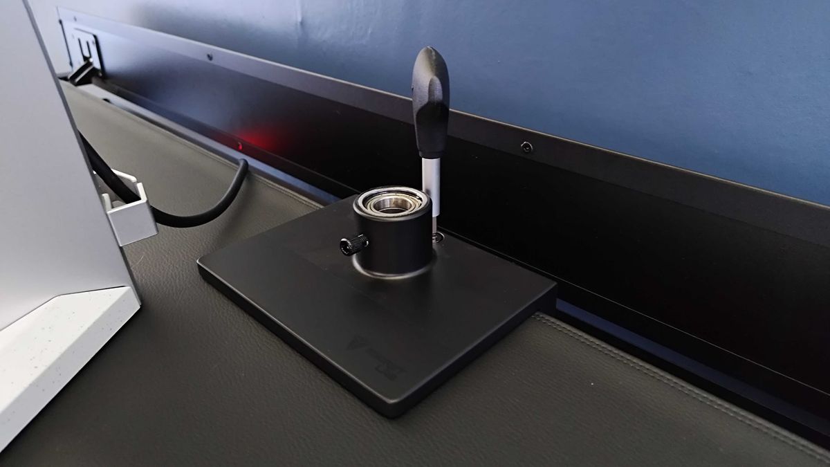 Secretlab Heavy Duty Monitor Arm review: an Olympic mount for monstrous ...