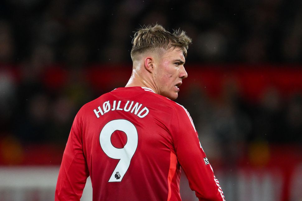 Manchester United report: First summer transfer confirmed by Fabrizio Romano as almost ...