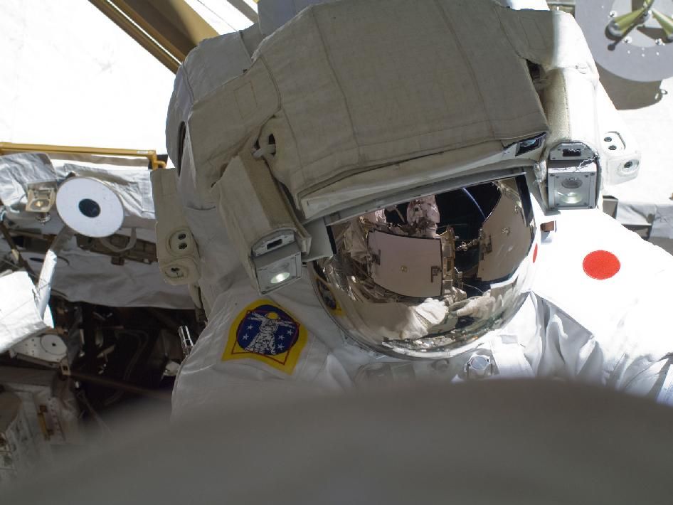 Spacewalking Astronauts Fix Up Space Station (Photo Gallery) | Space