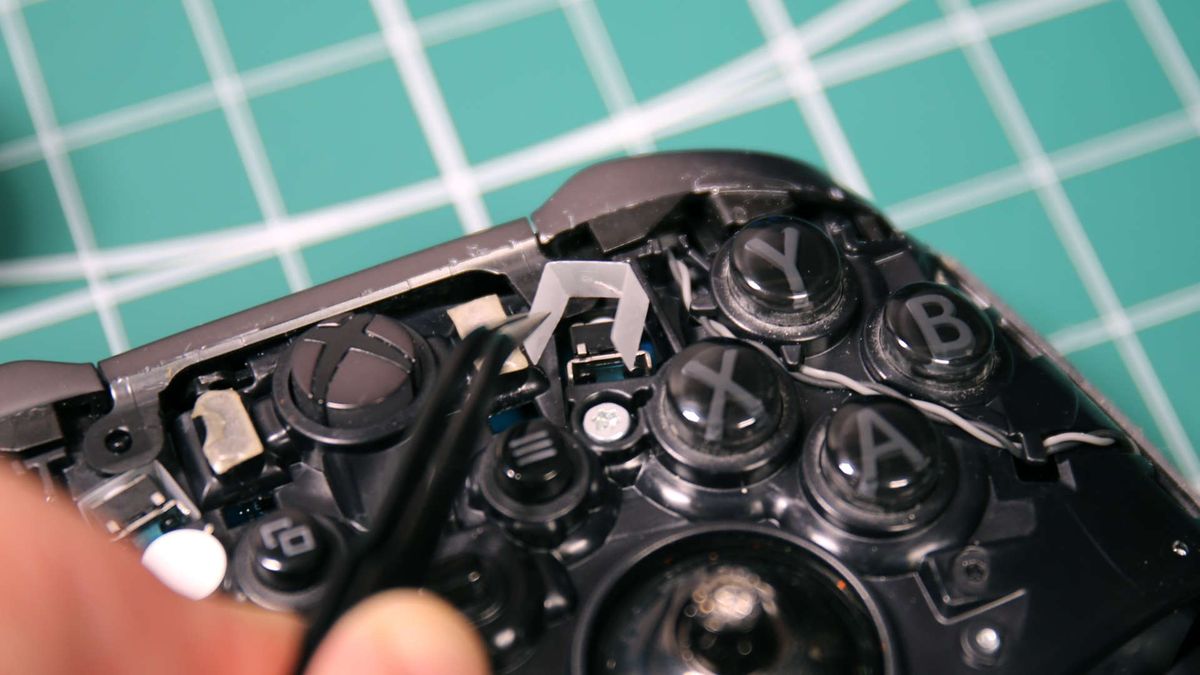 How to fix the Xbox Elite Series 2 bumper buttons | PC Gamer