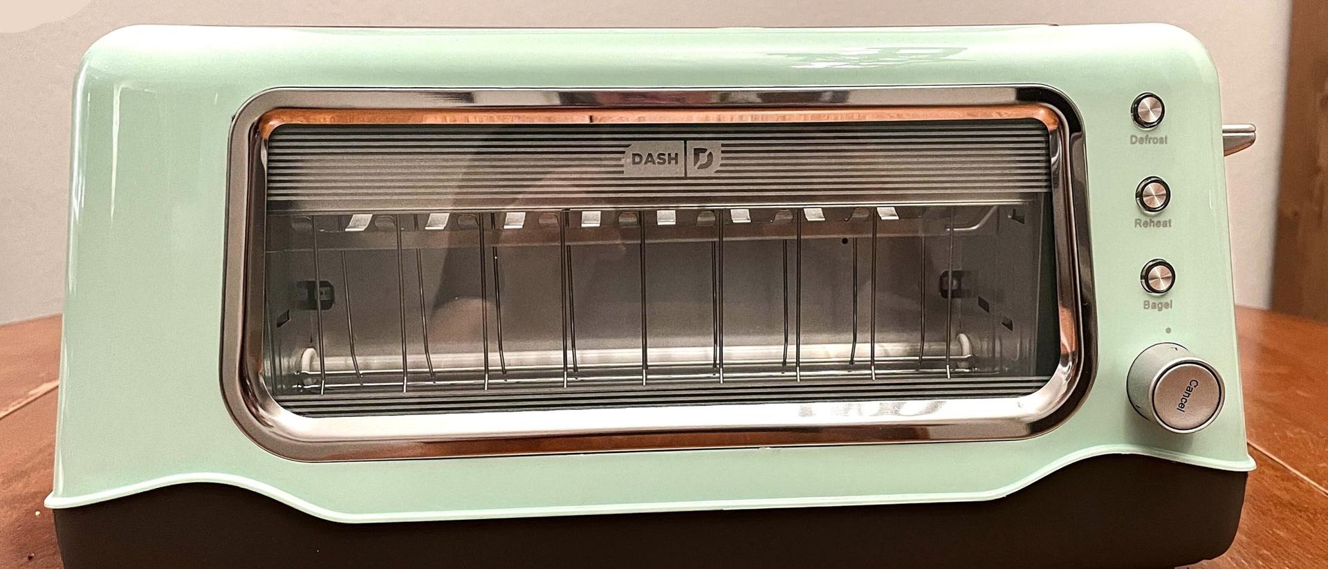 DASH Clear View Toaster review: A great-looking toaster with a couple ...