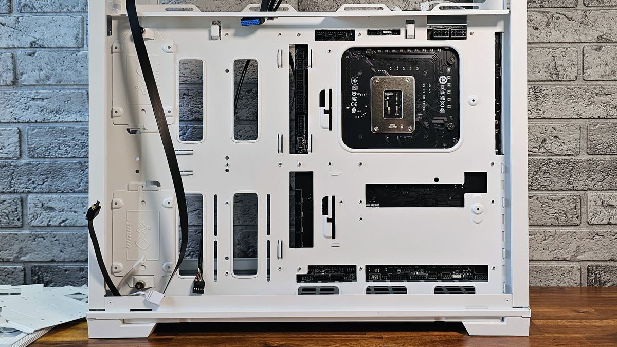 Hands-on with InWin's F5 PC Case: Back-connector motherboard support ...
