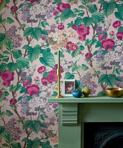 Trailing florals: we explore this timeless wallpaper trend | Homes and ...