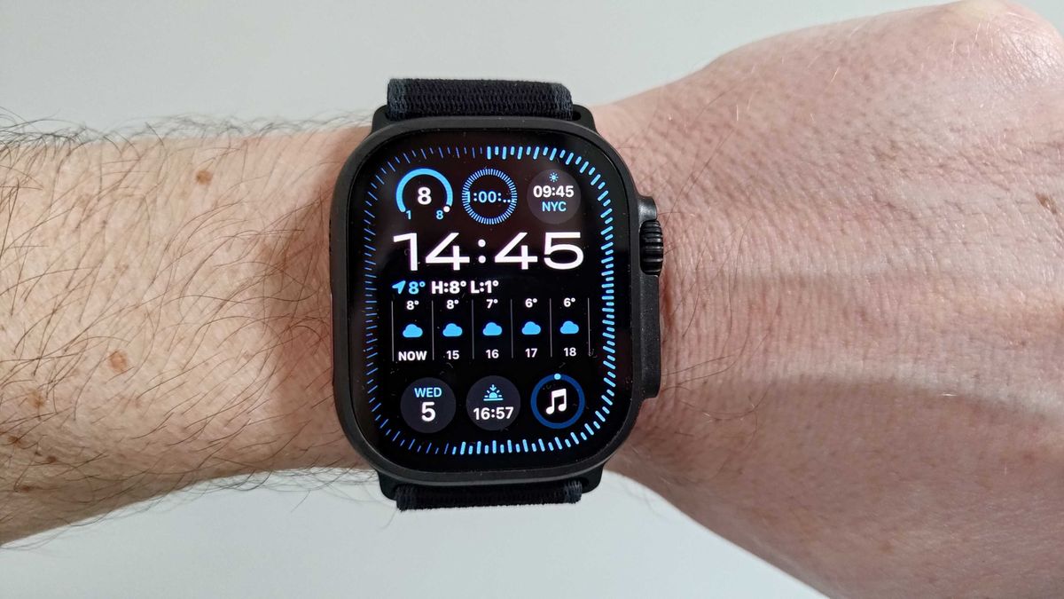 How to turn on your Apple Watch flashlight | Tom's Guide