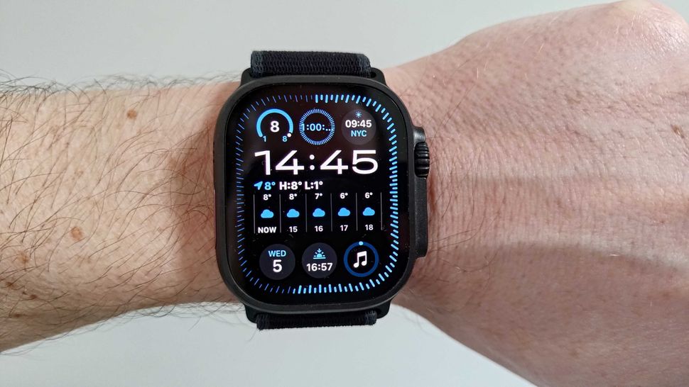 How to turn on your Apple Watch flashlight | Tom's Guide