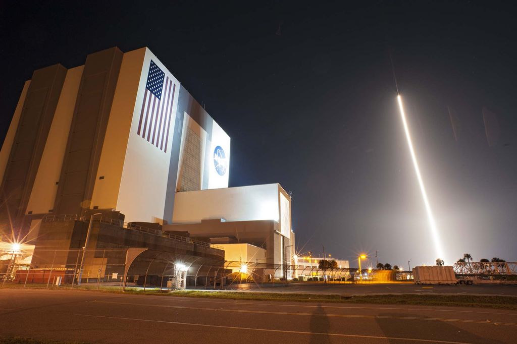 NASA Photos Capture Dazzling Nighttime Rocket Launch | Space