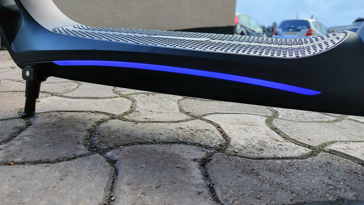 Antwi H10 electric scooter review: snazzy-looking e-scooter for urban ...