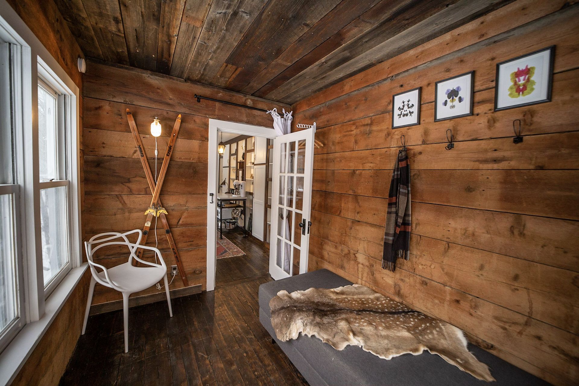 Cabin decor ideas: 15 ways to create a cozy, rustic space | Homes and ...