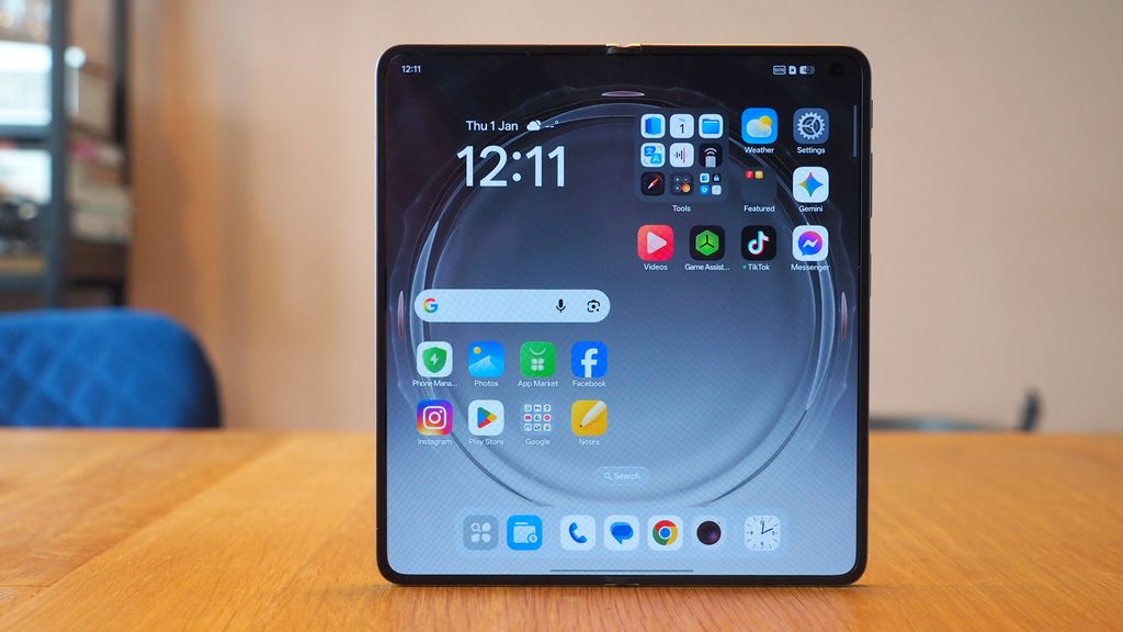"It's unbelievable": Oppo's 'creaseless' folding phone means you can ...