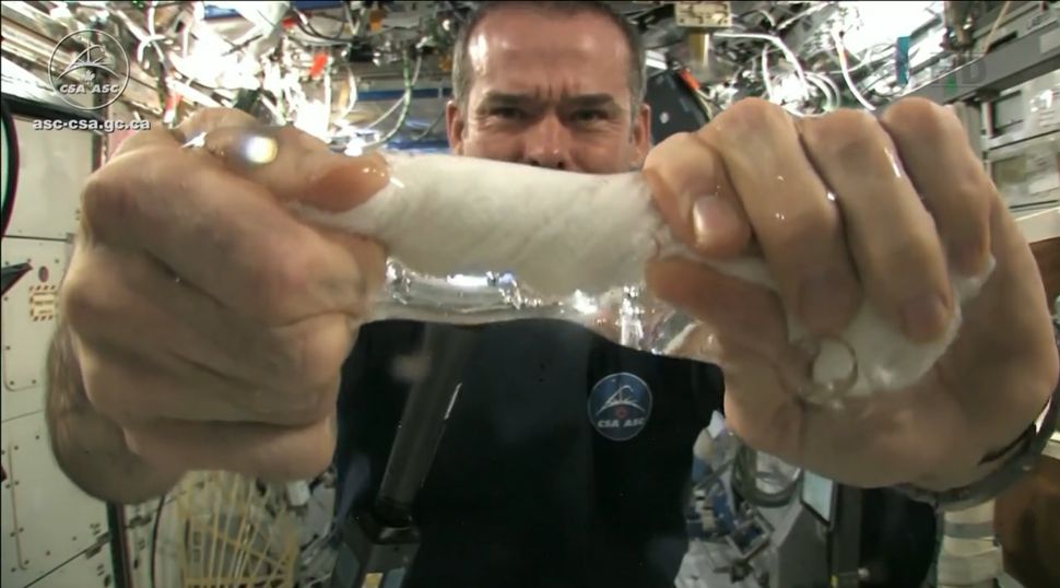 How to Use a Washcloth In Space (Video) | Space