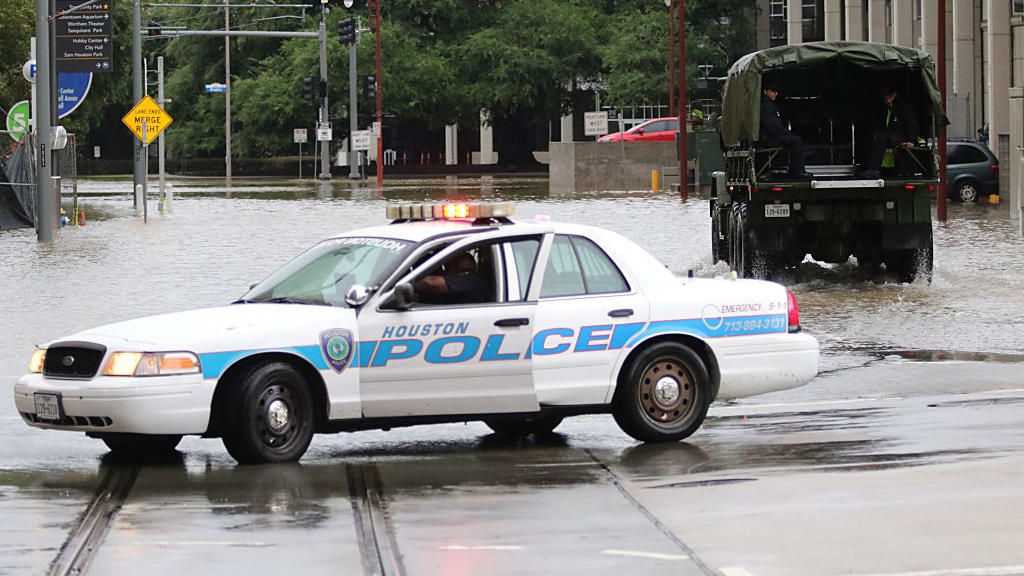 3 Houston police officers in stable condition following shooting | The Week