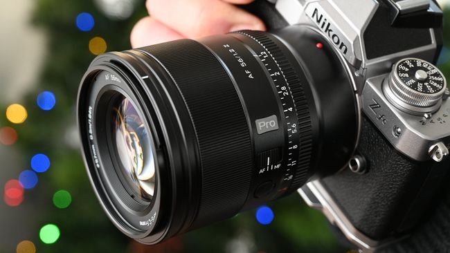 New SG-Image AF 35mm f/2.2 lens looks like the perfect retro-themed ...