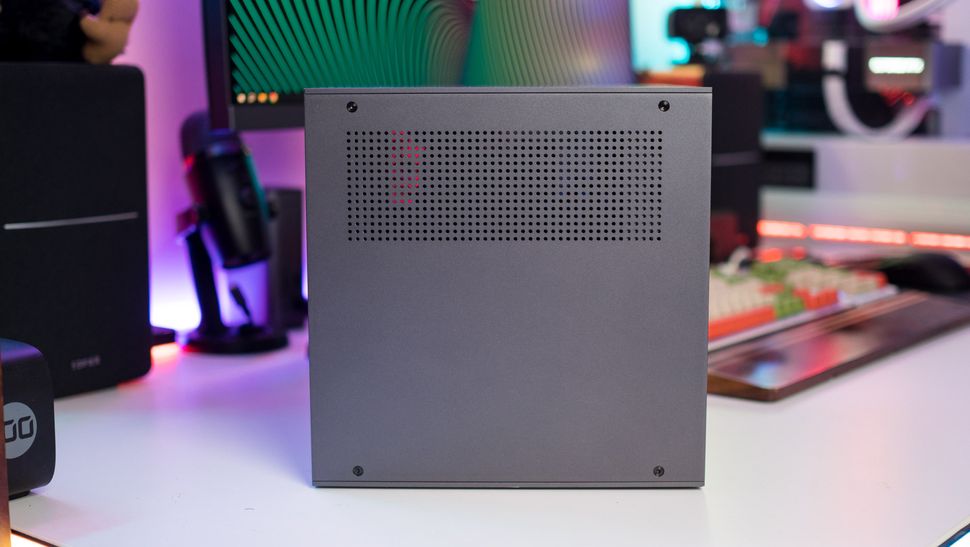 ZimaCube NAS hands-on: This 6-bay NAS has a lot of potential | Android ...