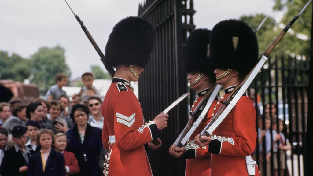 What is Changing the Guard? Facts and pictures over the years | Woman ...