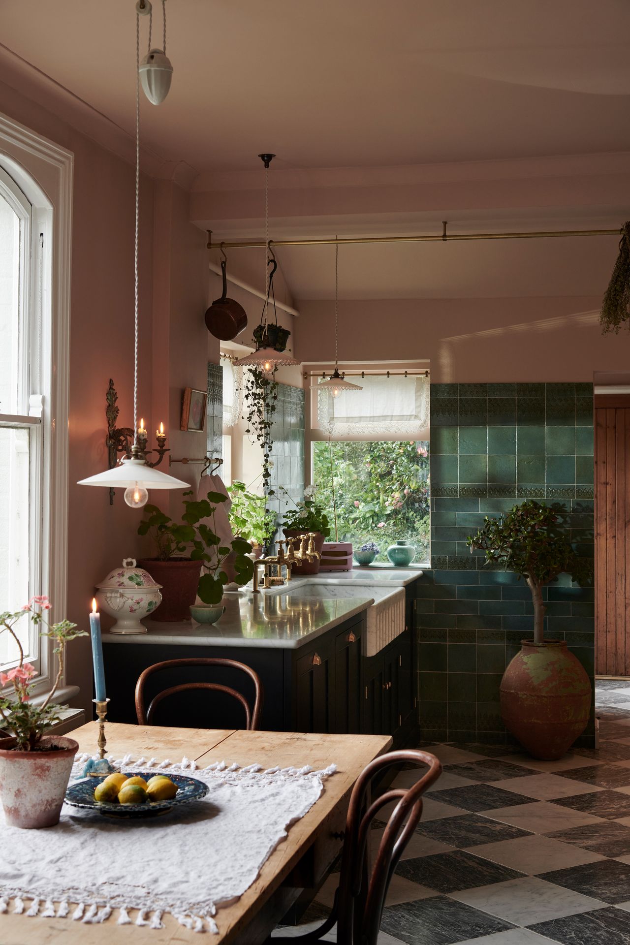 6 tips from deVOL's Creative Director's colorful kitchen | Homes and ...