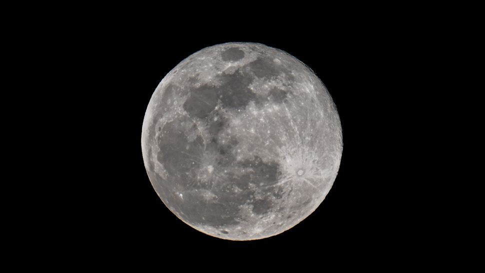 See February's Full Snow Moon light up the night sky around the world ...