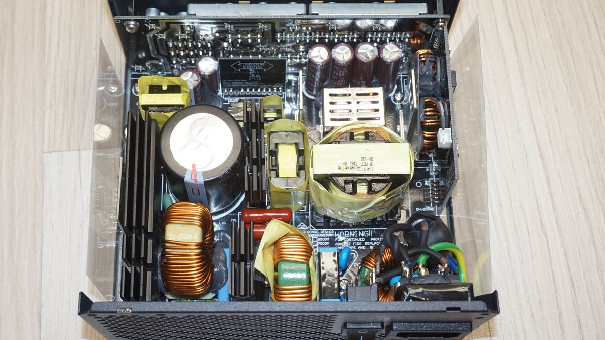 FSP Vita GM 850W Power Supply Review | Tom's Hardware