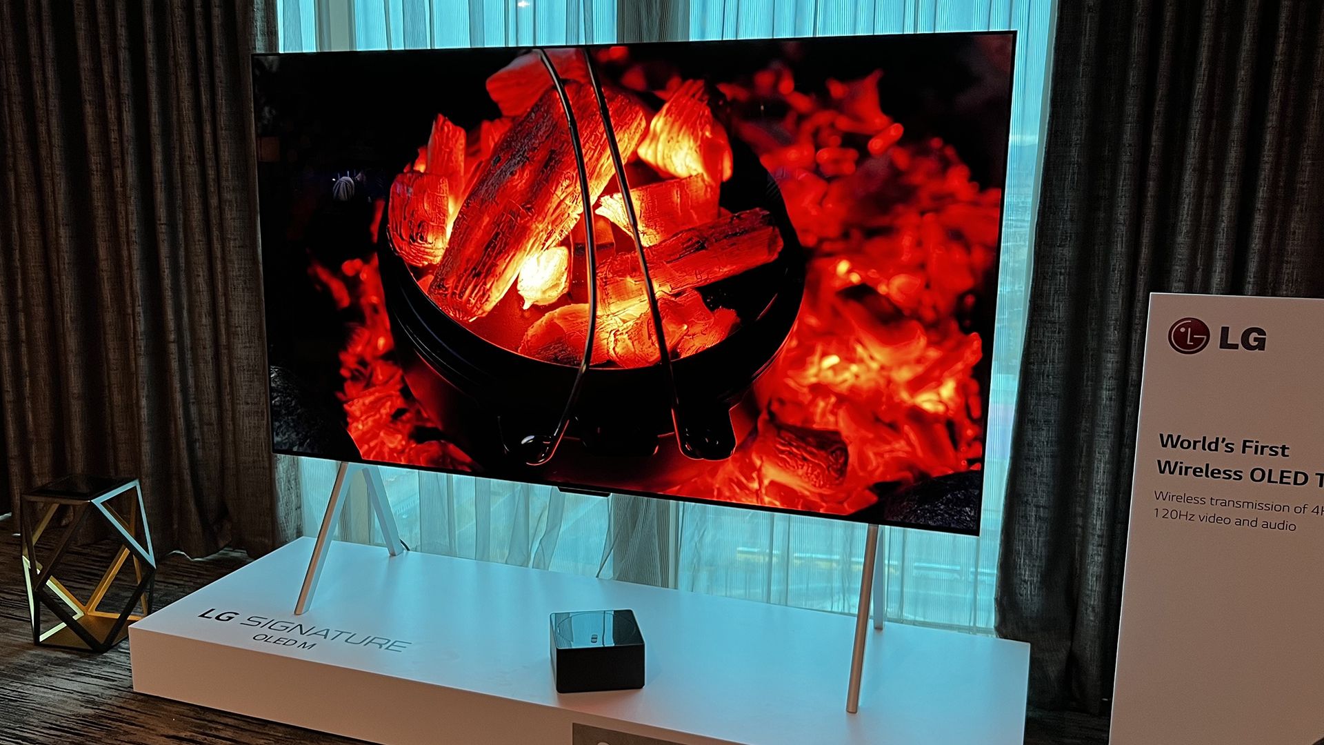 I tried LG’s wireless OLED TV with 4K 120Hz video; it’s impressive, but ...