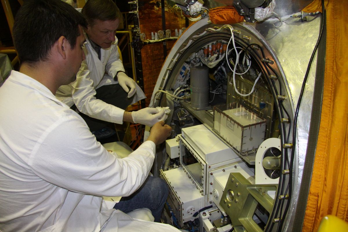 Animals in Space: Russia's Bion-M1 Space Capsule Carries Cosmic Zoo ...