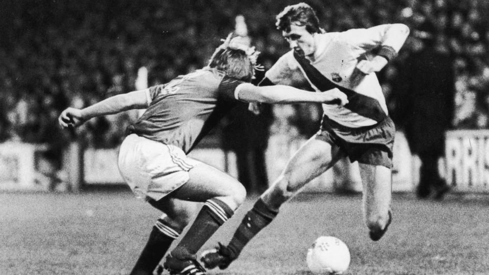 Barcelona thank 'legend' Cruyff | FourFourTwo